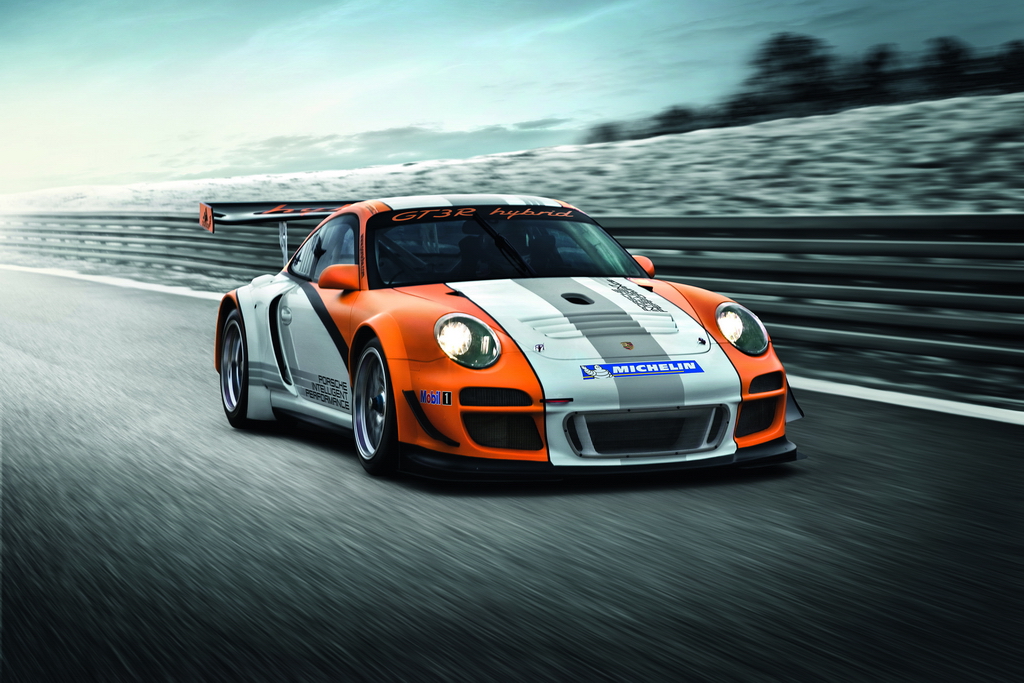 Porsche prezinta luna viitoare primul hibrid din istoria marcii, GT3 R ...
