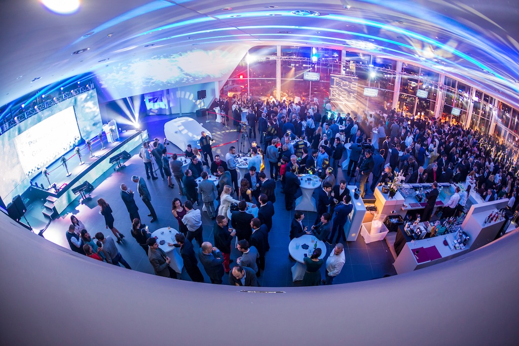FOTO: Porsche Pipera, inaugurare oficiala cu peste 900 invitati si ...